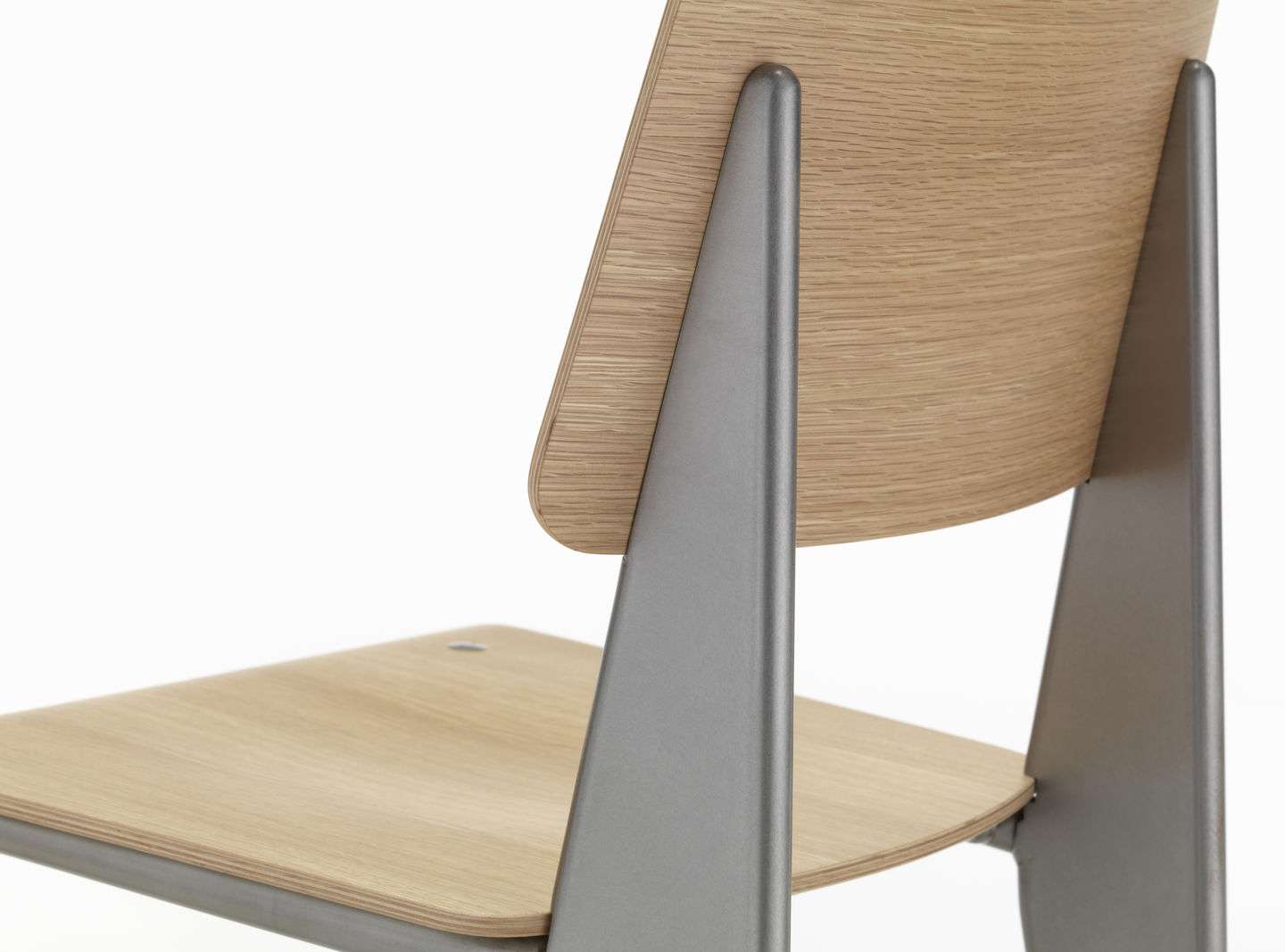 Standard Chair - Natural oak - Métal Brut Vitra by Jean Prouvé, 1934 ...