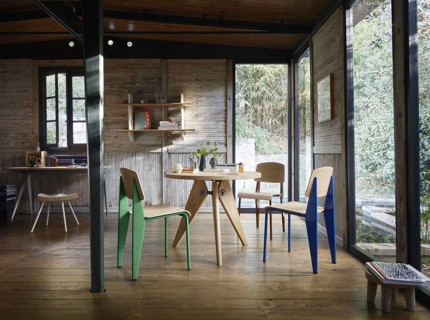 Standard Chair - Natural oak - Métal Brut Vitra by Jean Prouvé, 1934 ...