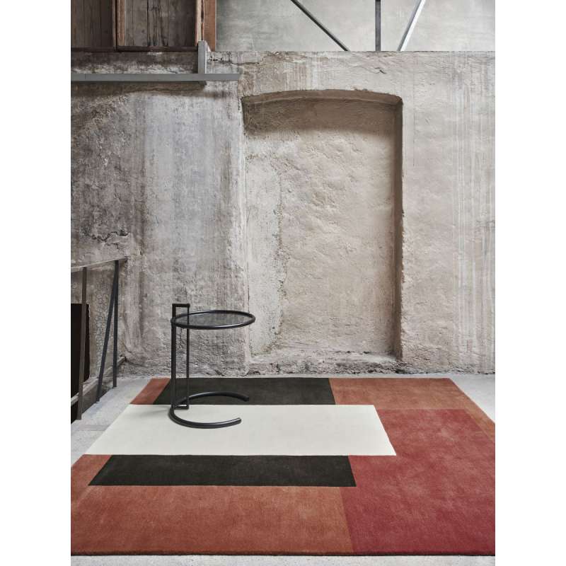 Adjustable Table E1027-Black version Classicon by Eileen Gray, 1927 ...